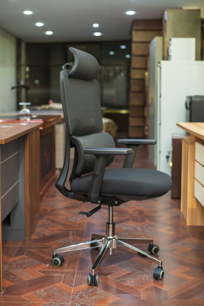Ergonomic High Back Office Chair - Pioneer Furniture